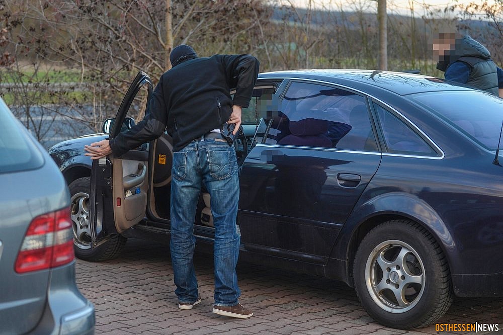 Die Zivil-Polizisten Manuel & Marcel sind täglich in Osthessen ...